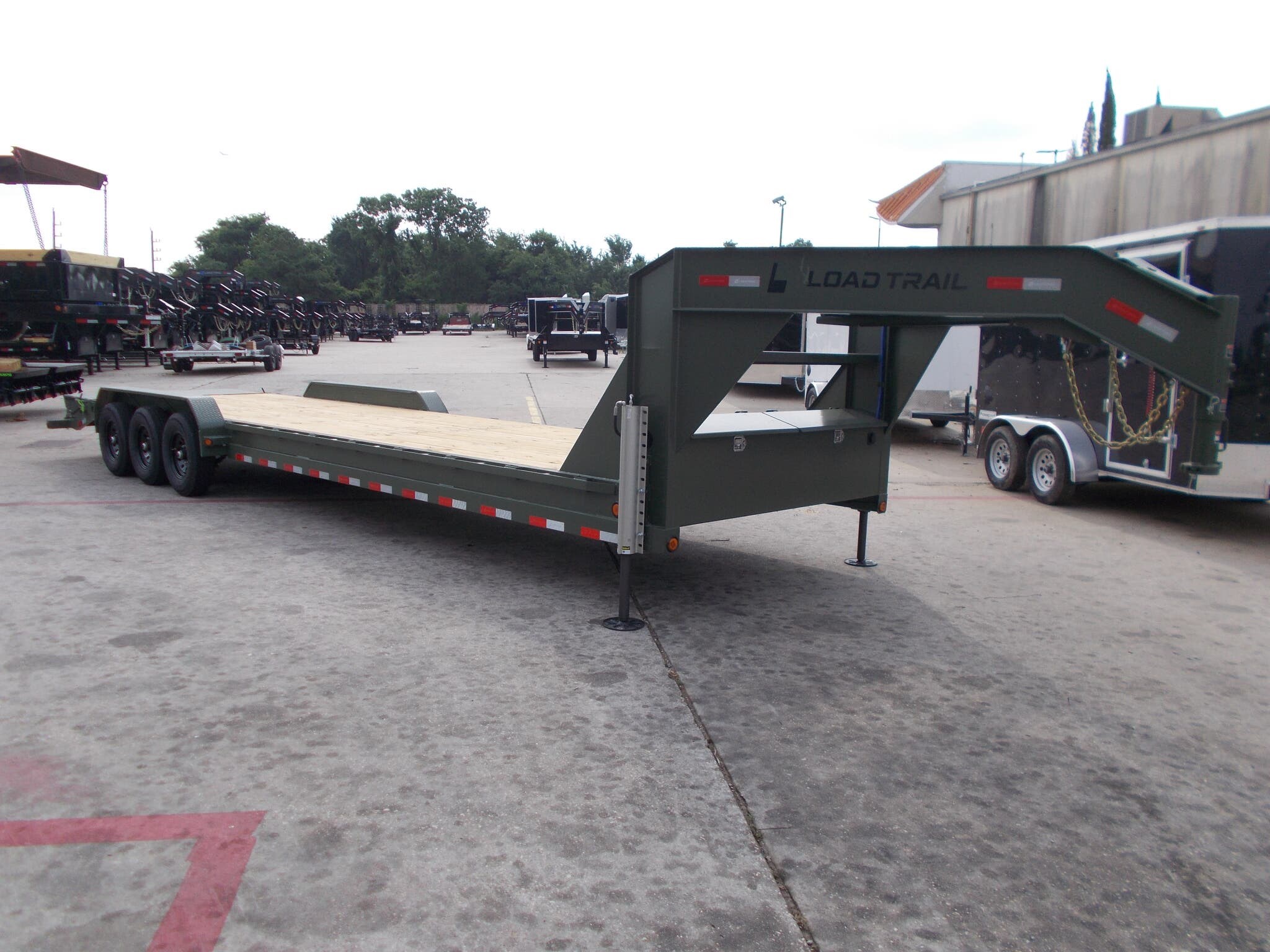 2024 Load Trail GC 83x32 Tri Axle Gooseneck Equipment Trailer 21K LB