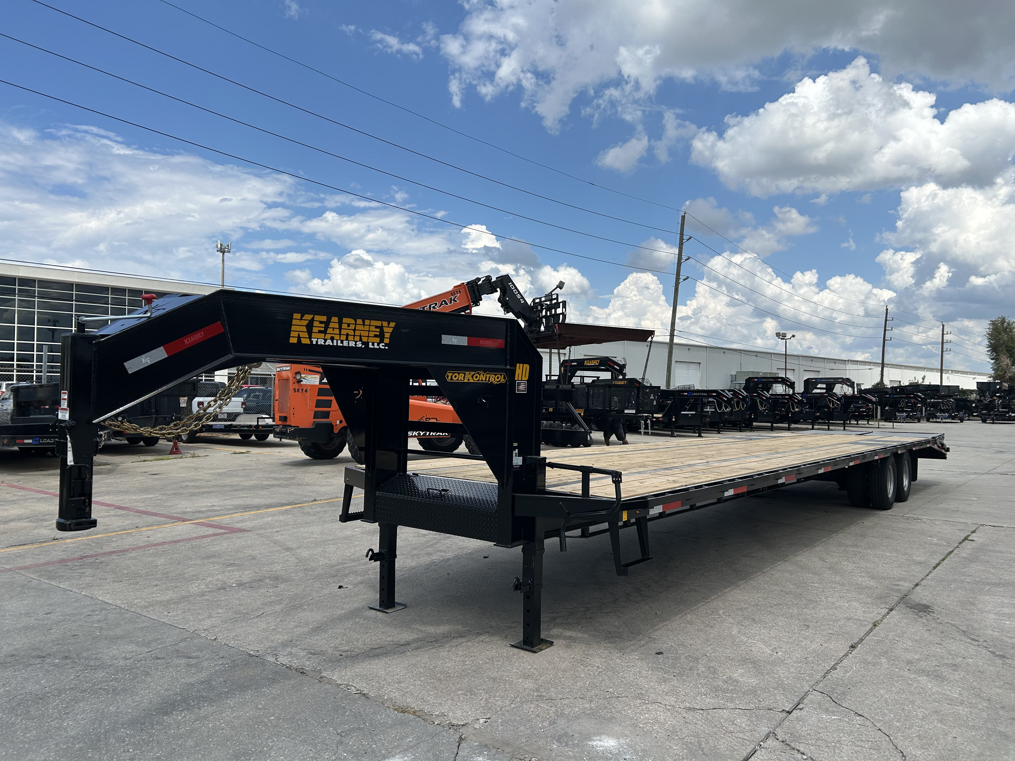 2025 Kearney Trailers, LLC 102X40 25.9k Deckover Gooseneck Trailer