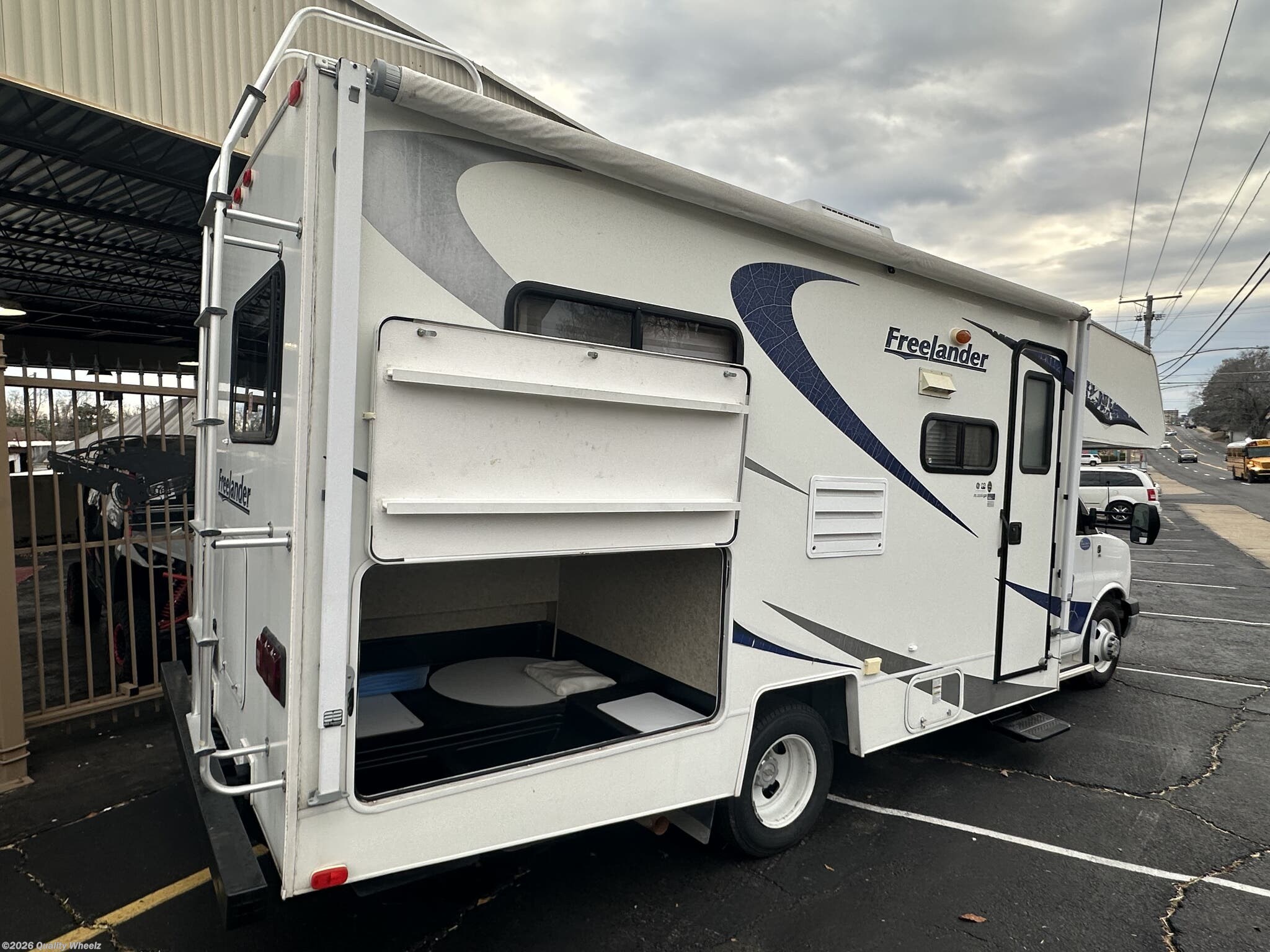 2007 Coachmen Freelander 21QB