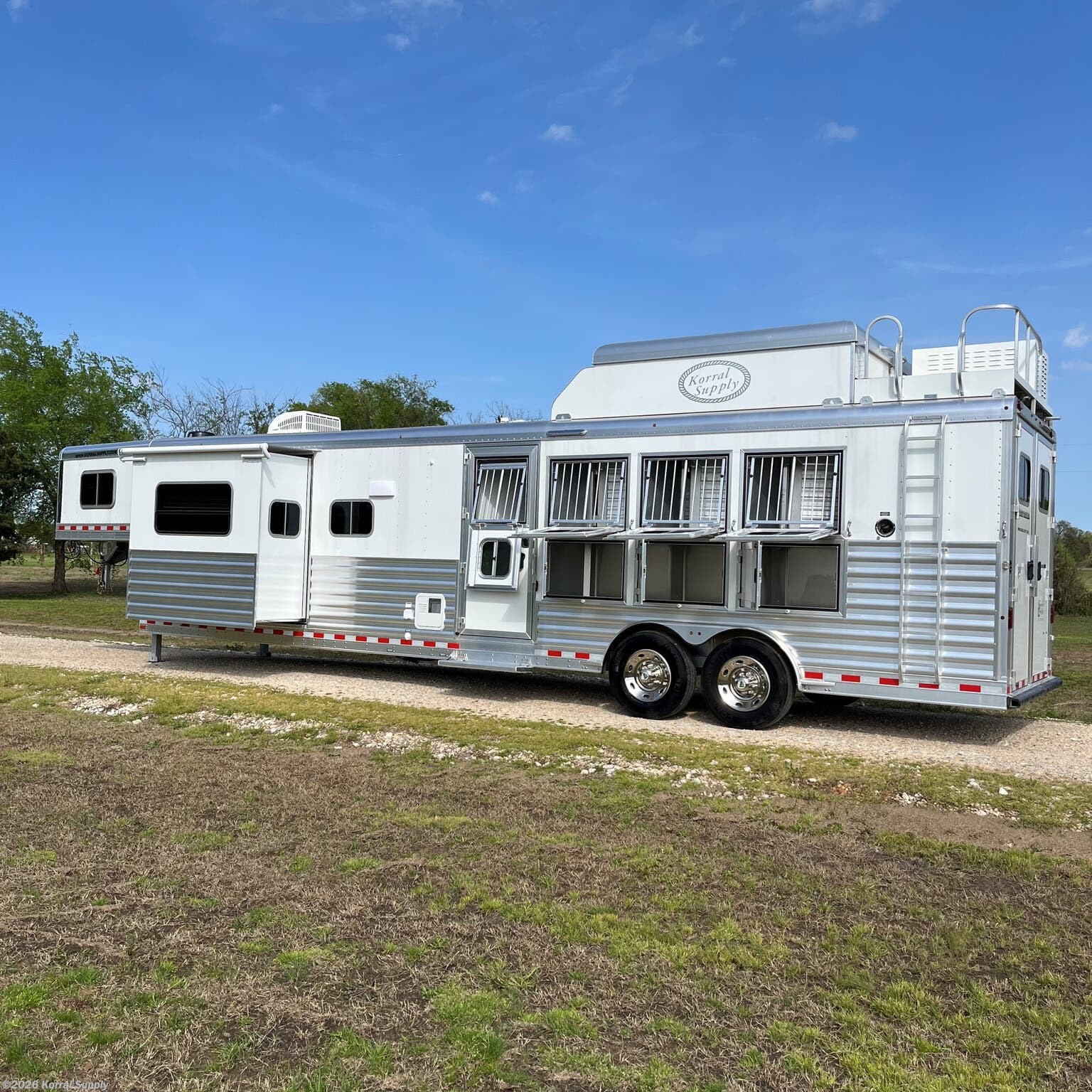 2015 Platinum Coach 4H LQ W/SLIDE OUT - AIR RIDE - DIESEL GENERATOR