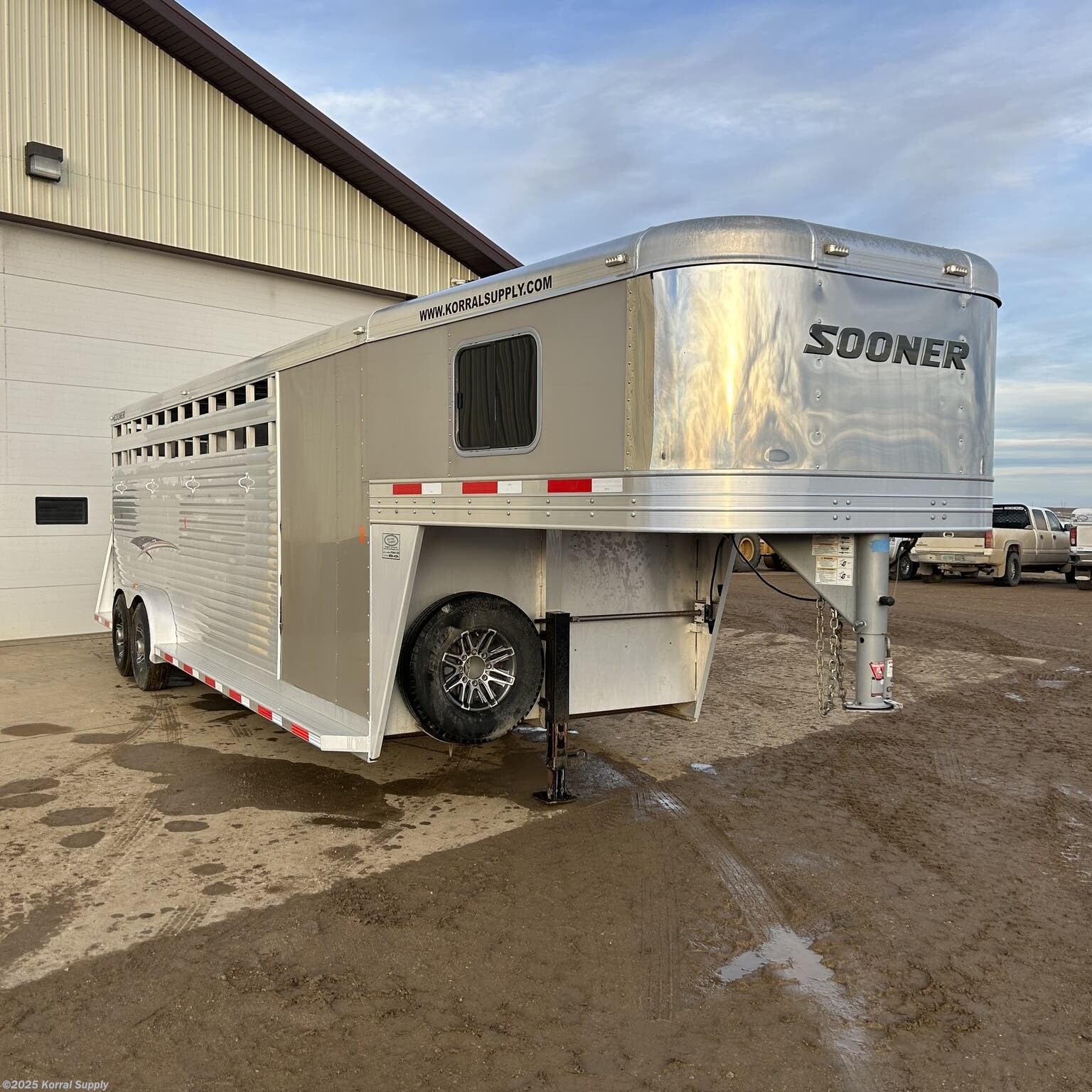 2017 Sooner 24FT Stock Combo