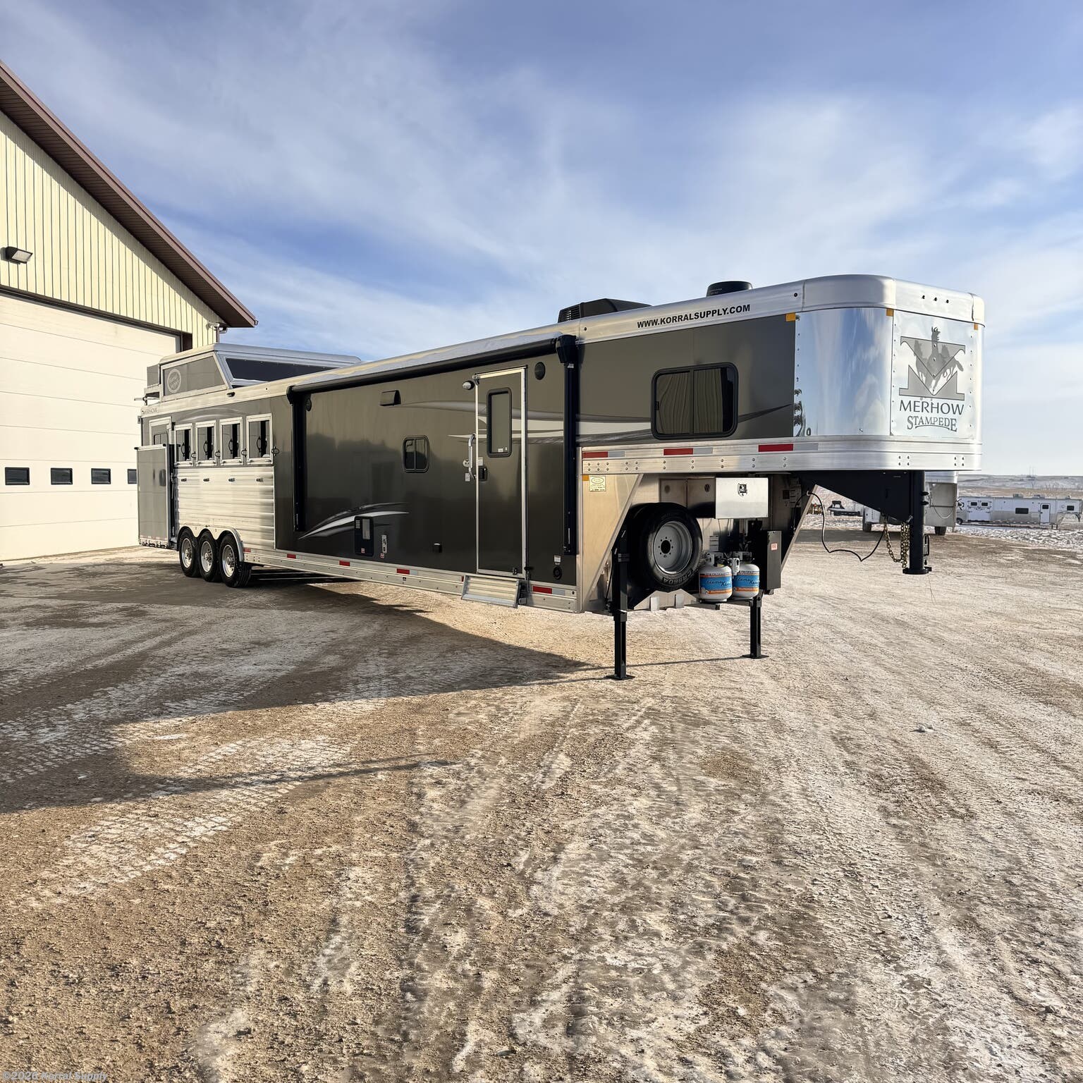 2027 Merhow Stampede Edition 5H Side Load LQ