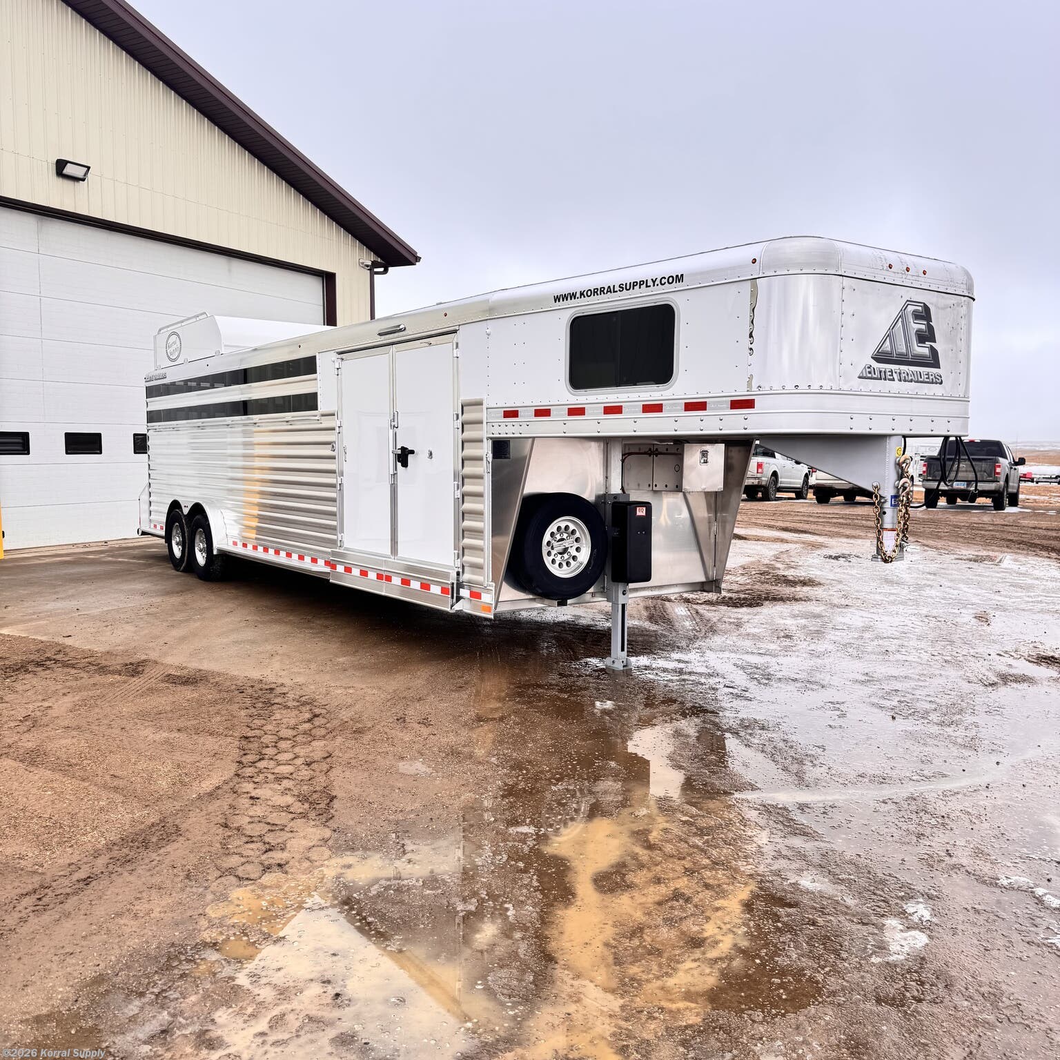 2026 Elite Trailers 28' Stock Combo - Trainer Tack - 3 Compartments