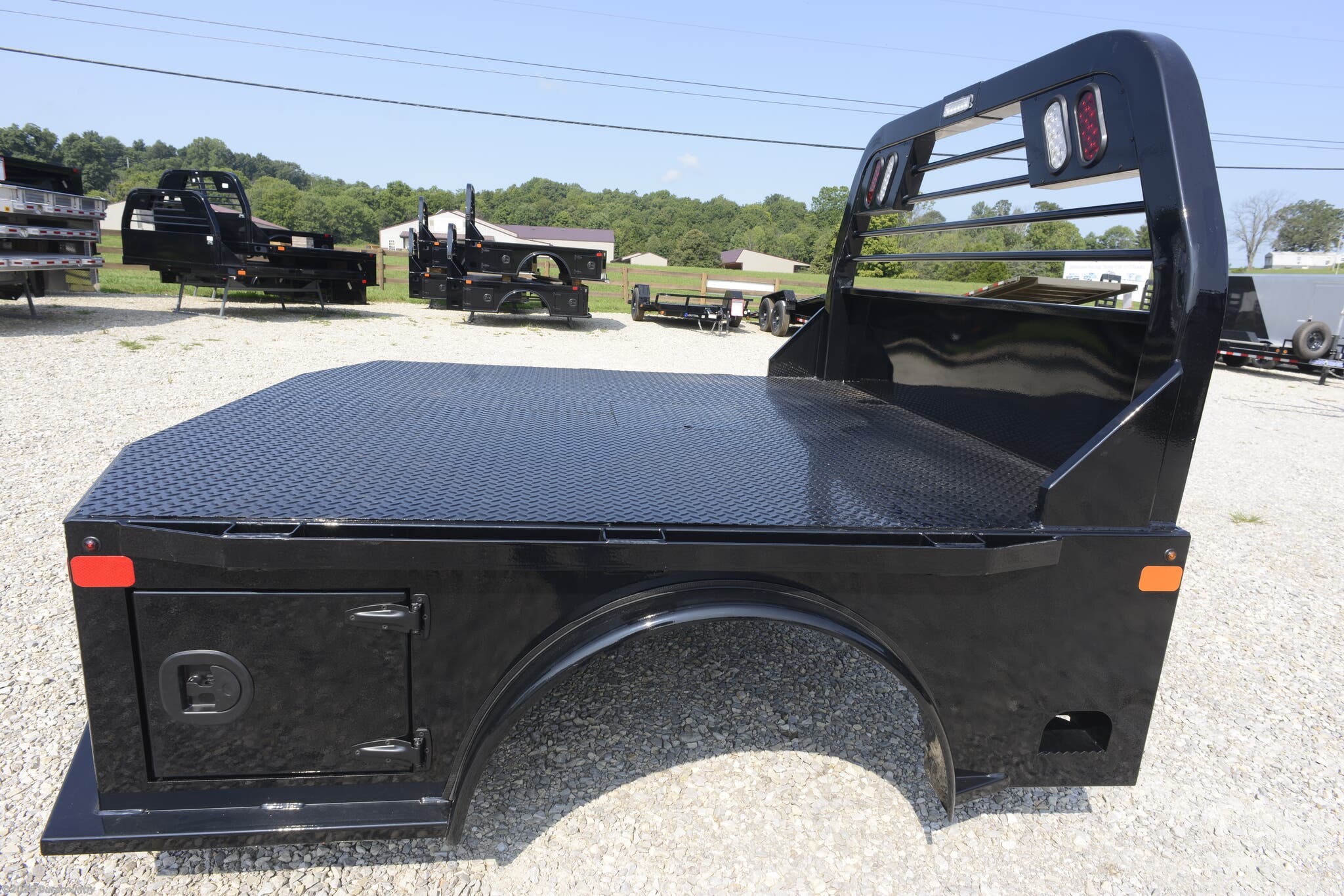 7x7 Flat Bed Body for sale | New 903 Beds SD Skirted Deck, 84 Wide, 7'0 ...