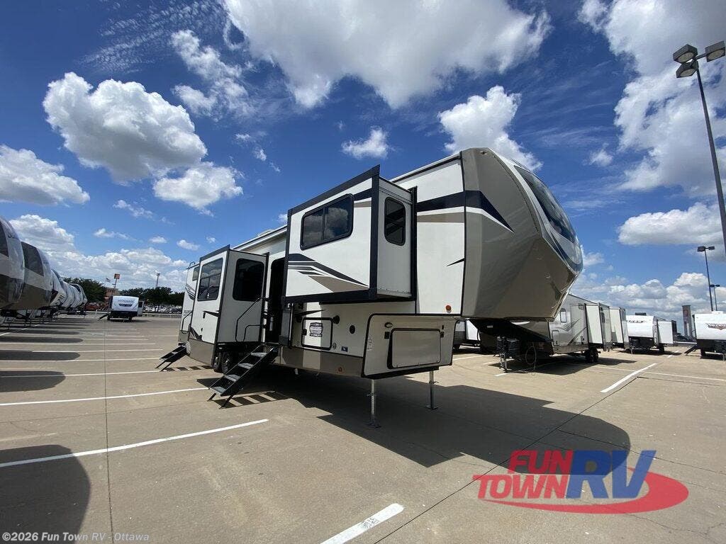 2023 Forest River Wildwood Heritage Glen 378FL RV for Sale in Ottawa ...