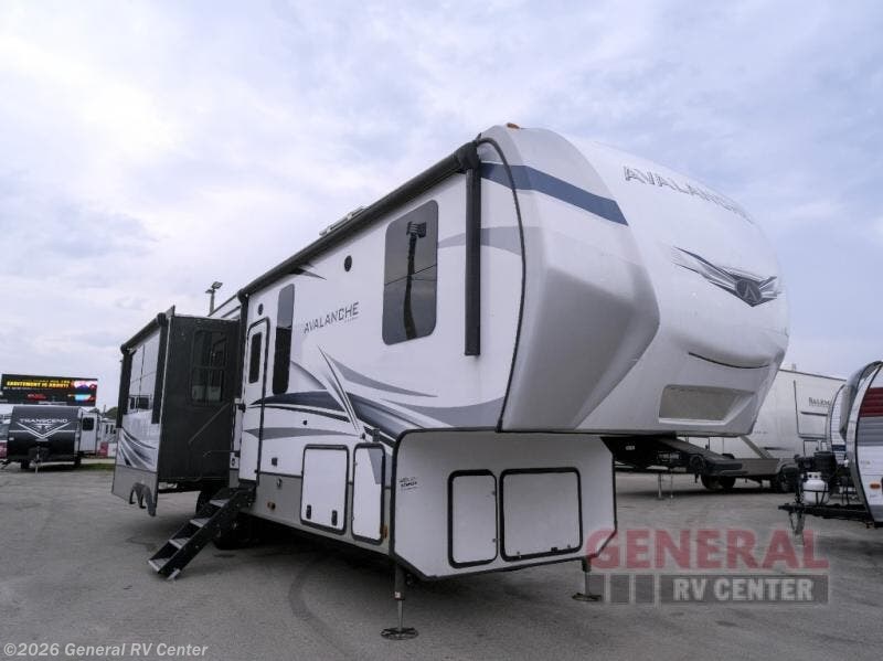 2022 Keystone Avalanche 322RL RV for Sale in Fort Pierce, FL 34982 | 329658 | RVUSA.com Classifieds