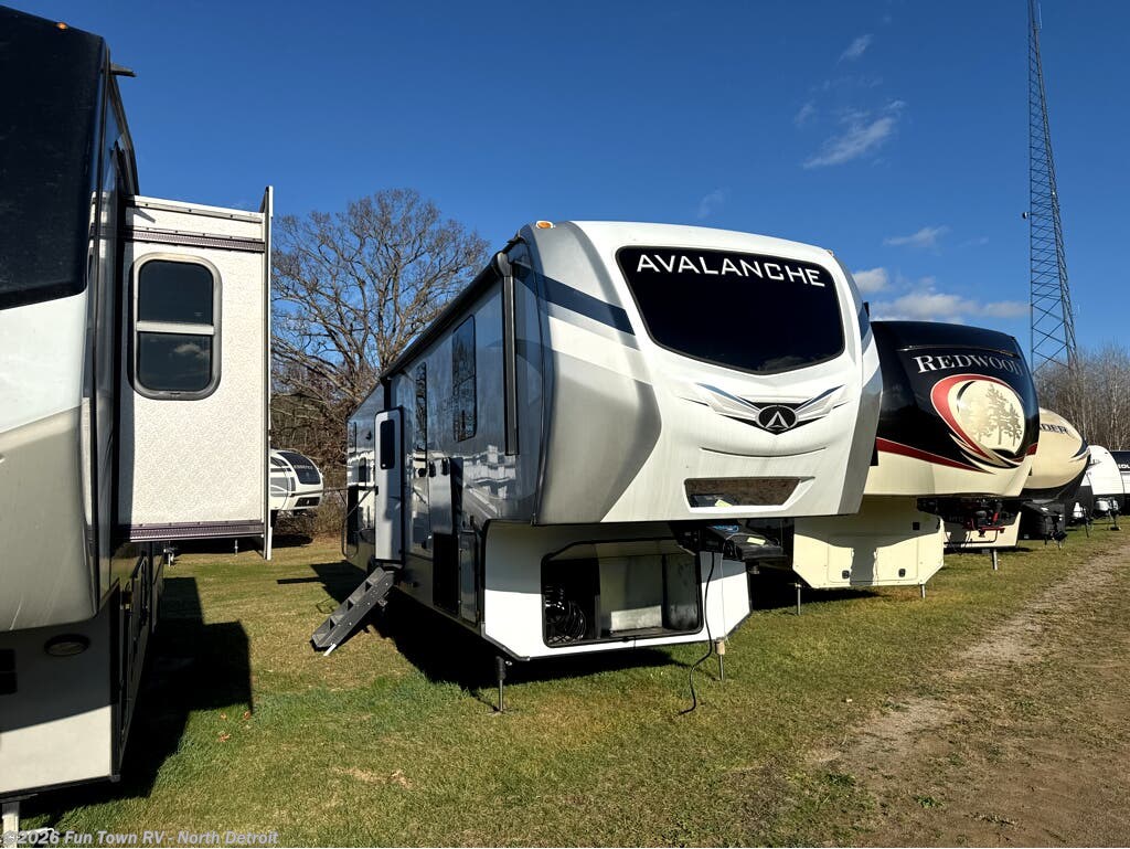 2022 Keystone Avalanche 352BH RV for Sale in North Branch, MI 48461 ...