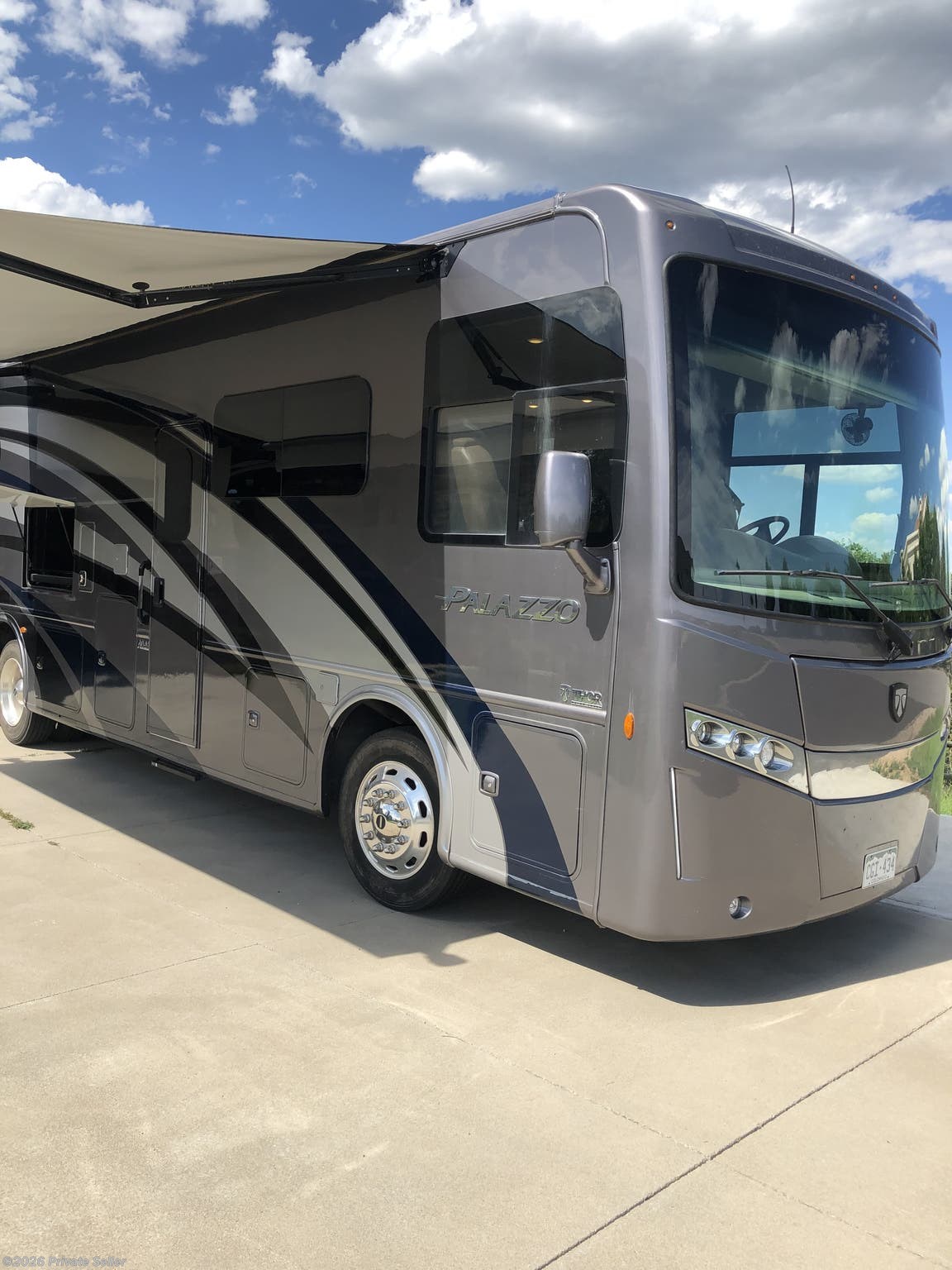2019 Thor Motor Coach Palazzo 33.5 Bunkhouse with bunk over cab RV for ...