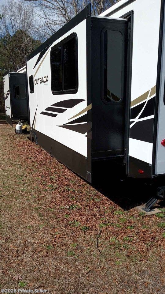 2022 Keystone Outback 341RD Rear den entertainment, 3 slides, 55" TV ...