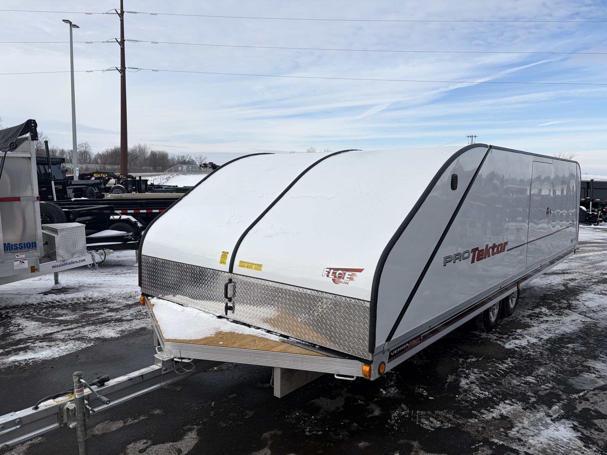 2026 FLOE 8.5X22 PROTEKTOR 4-PLACE ENCLOSED SNOWMOBILE TRAILER