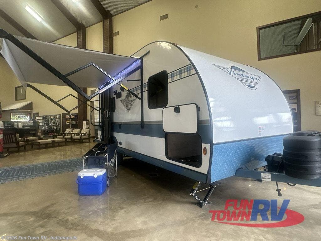 2025 Gulf Stream Yellowstone Vintage 19CSK RV for Sale in EDINBURGH, IN ...