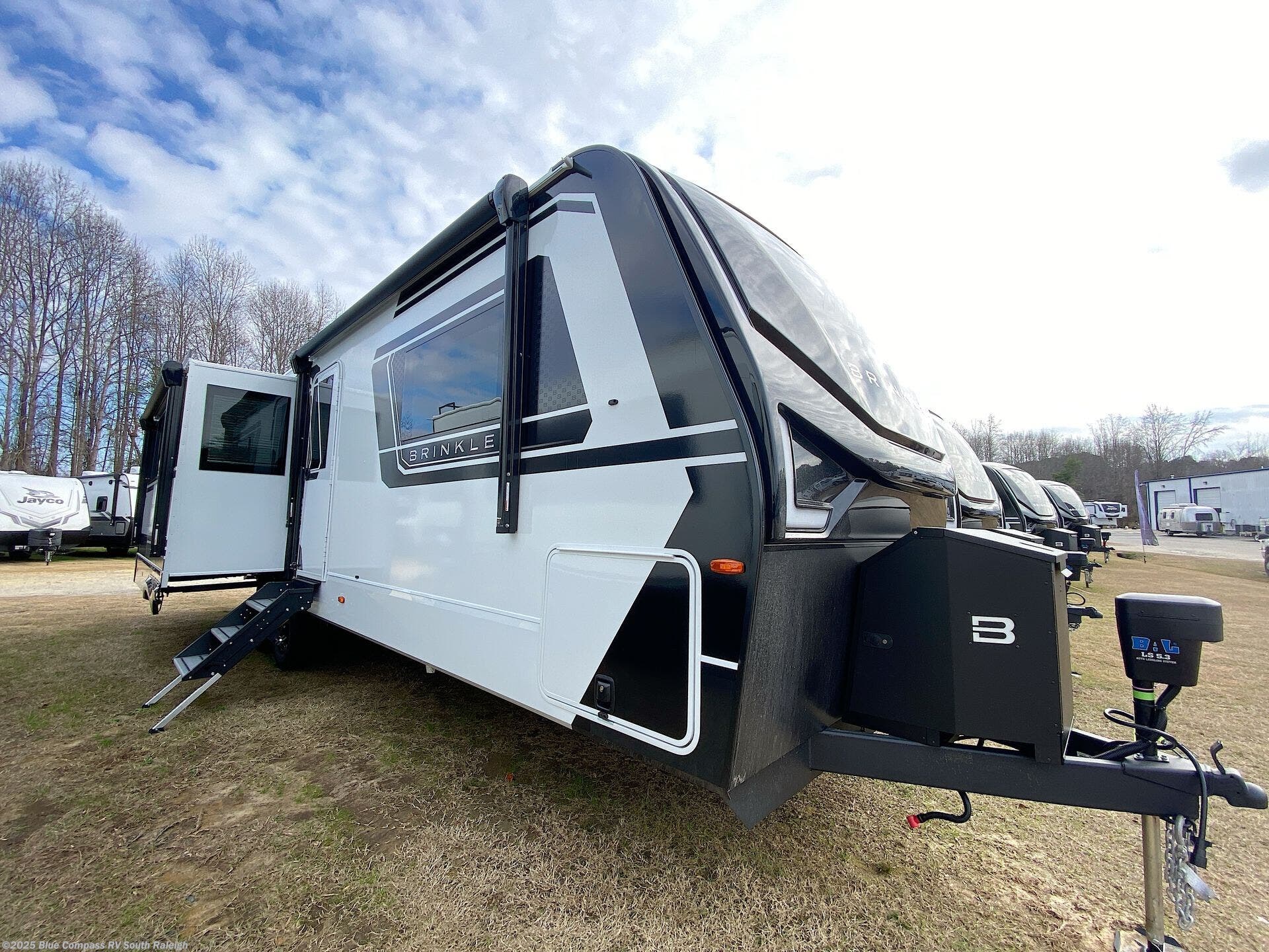 2025 Brinkley RV Model Z AIR 297 RV for Sale in Benson, NC 27504 | T103523 | RVUSA.com Classifieds