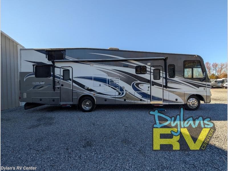 2012 Thor Motor Coach Outlaw 3611 RV for Sale in Sewell, NJ 08080 ...