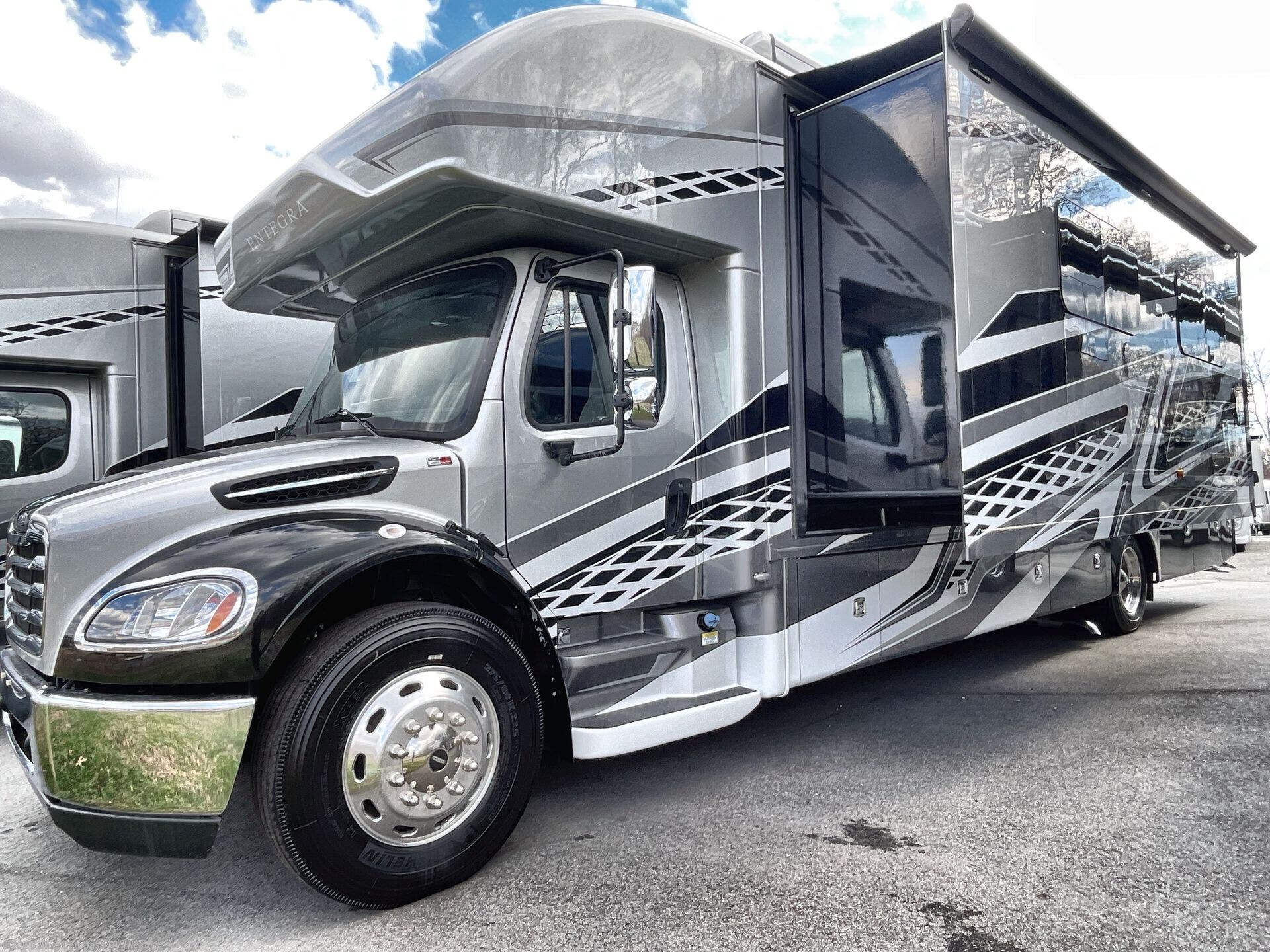 2025 Entegra Coach Accolade XL 37K RV for Sale in Claremont, NC 28610 ...