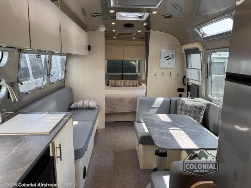 2025 Airstream Flying Cloud 30FBB Bunk Queen RV for Sale in Millstone ...