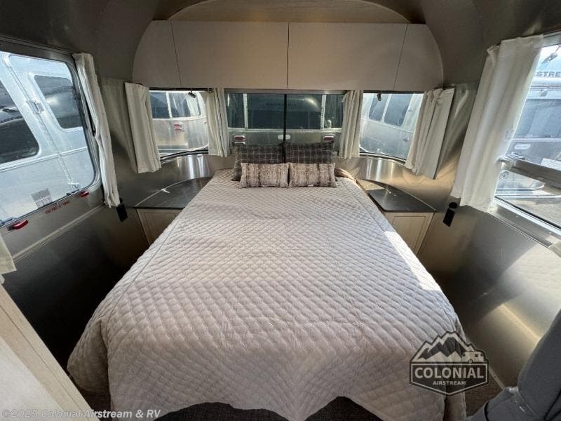 2025 Airstream Flying Cloud 30FBB Bunk Queen RV for Sale in Millstone ...