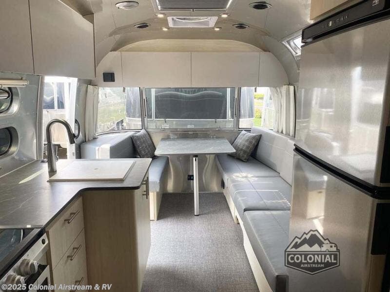 2025 Airstream Flying Cloud 27FBQ Queen RV for Sale in Millstone ...